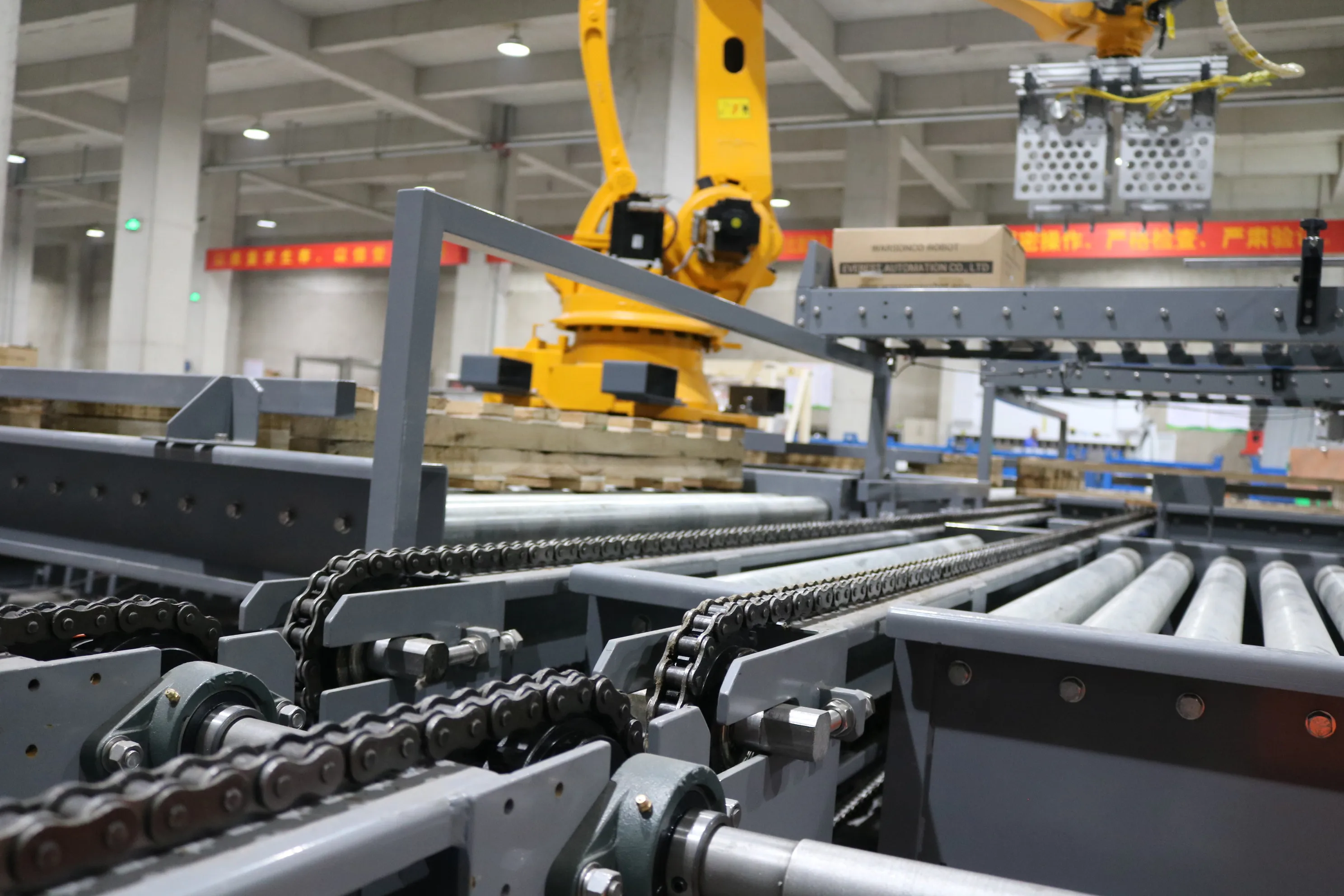 Customized Heavy Duty Motorized Chain Conveyor Pallet Transfer Conveyor ...
