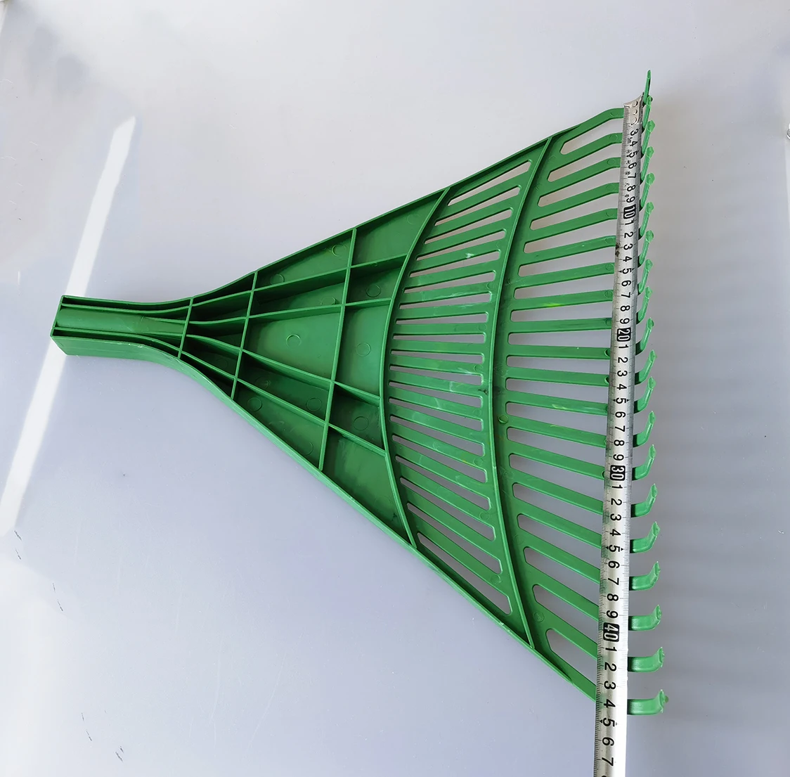 Plastic Garden Rake 20 Tooth Green Gardening Lawn Leaf Rake Good ...