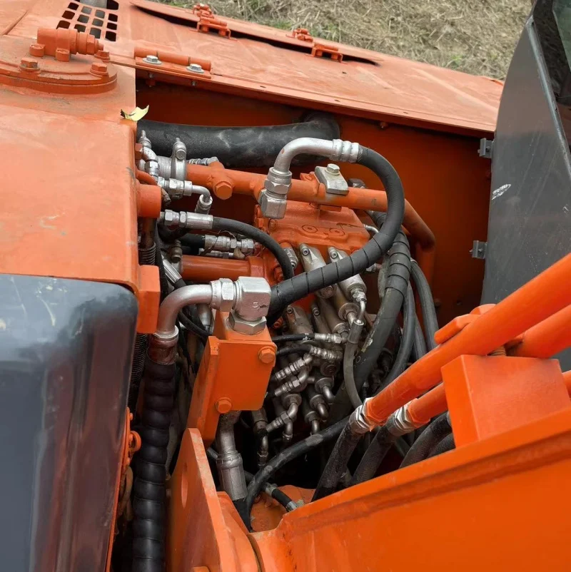 Used Mini Hitachi ZX80 Excavator - 8 Tons Crawlered Digger