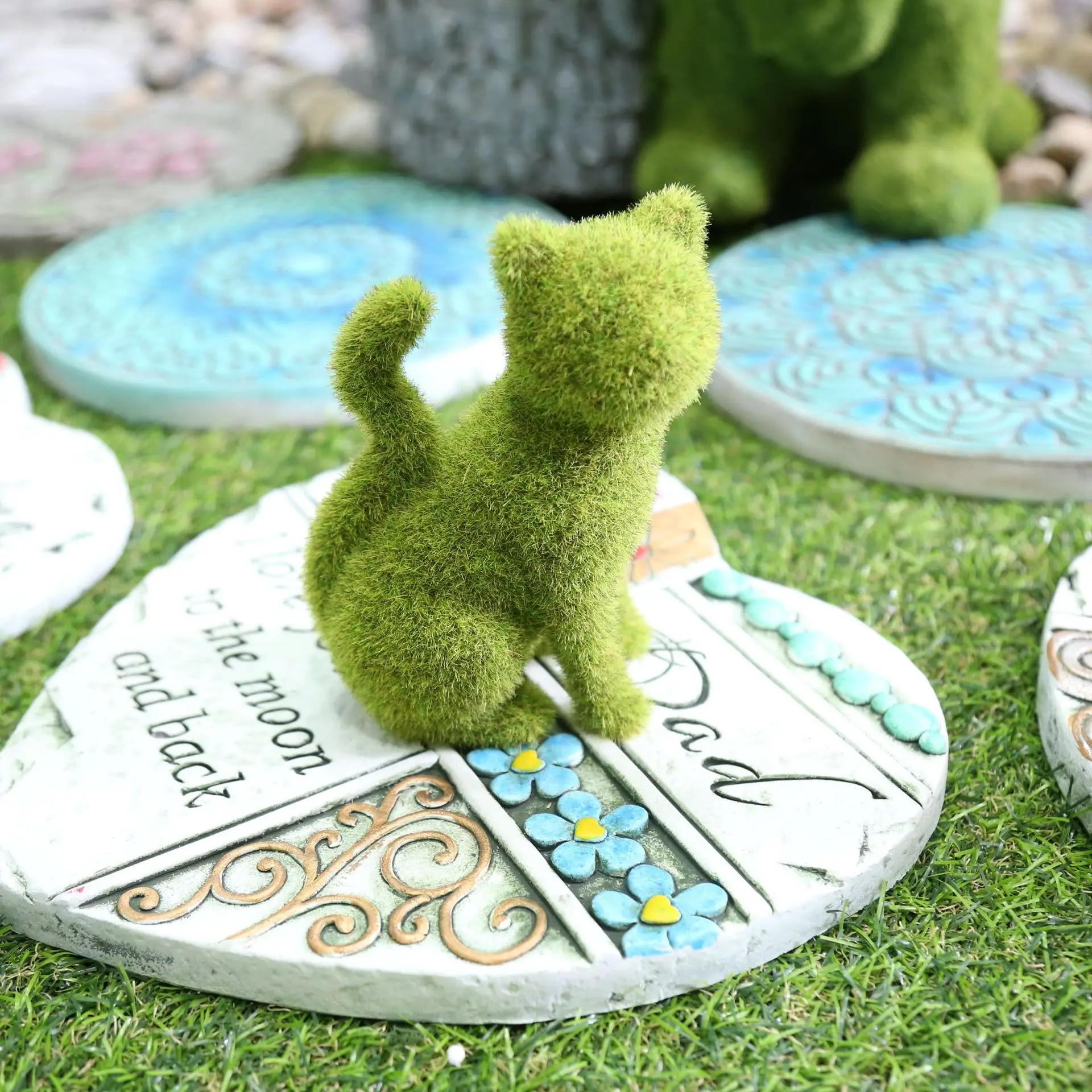 Artificial Turf Grass Animals Flocked Cat Resin Flocking Cat Decor For ...