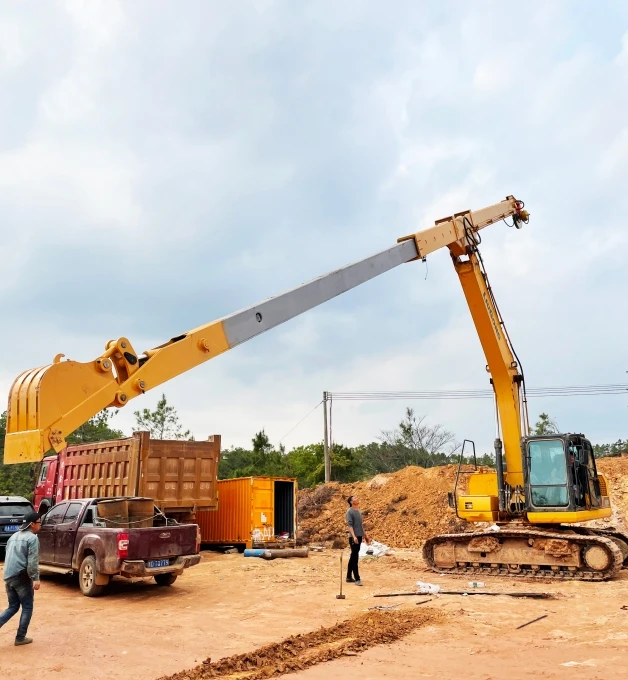 Telescopic Boom Excavator Attachment - Deep Excavation