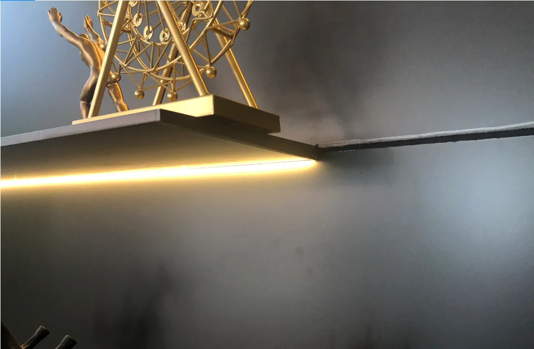 Led Light Strip Display Shelves - Stylish Home Office Decor