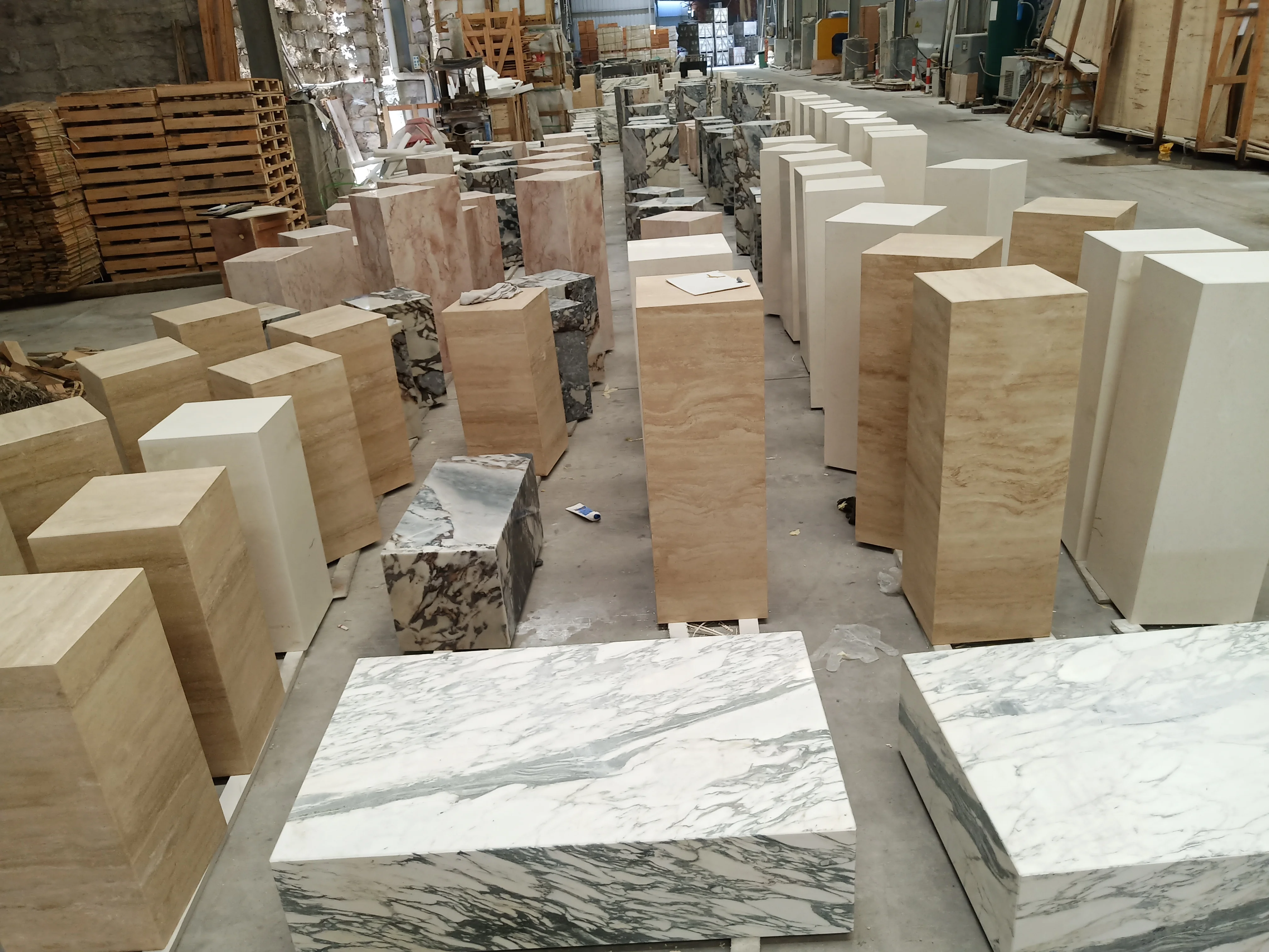 Luxury Triangle Set of 2 Calacatta Calcutta Viola Coffee Table for Sofa ...