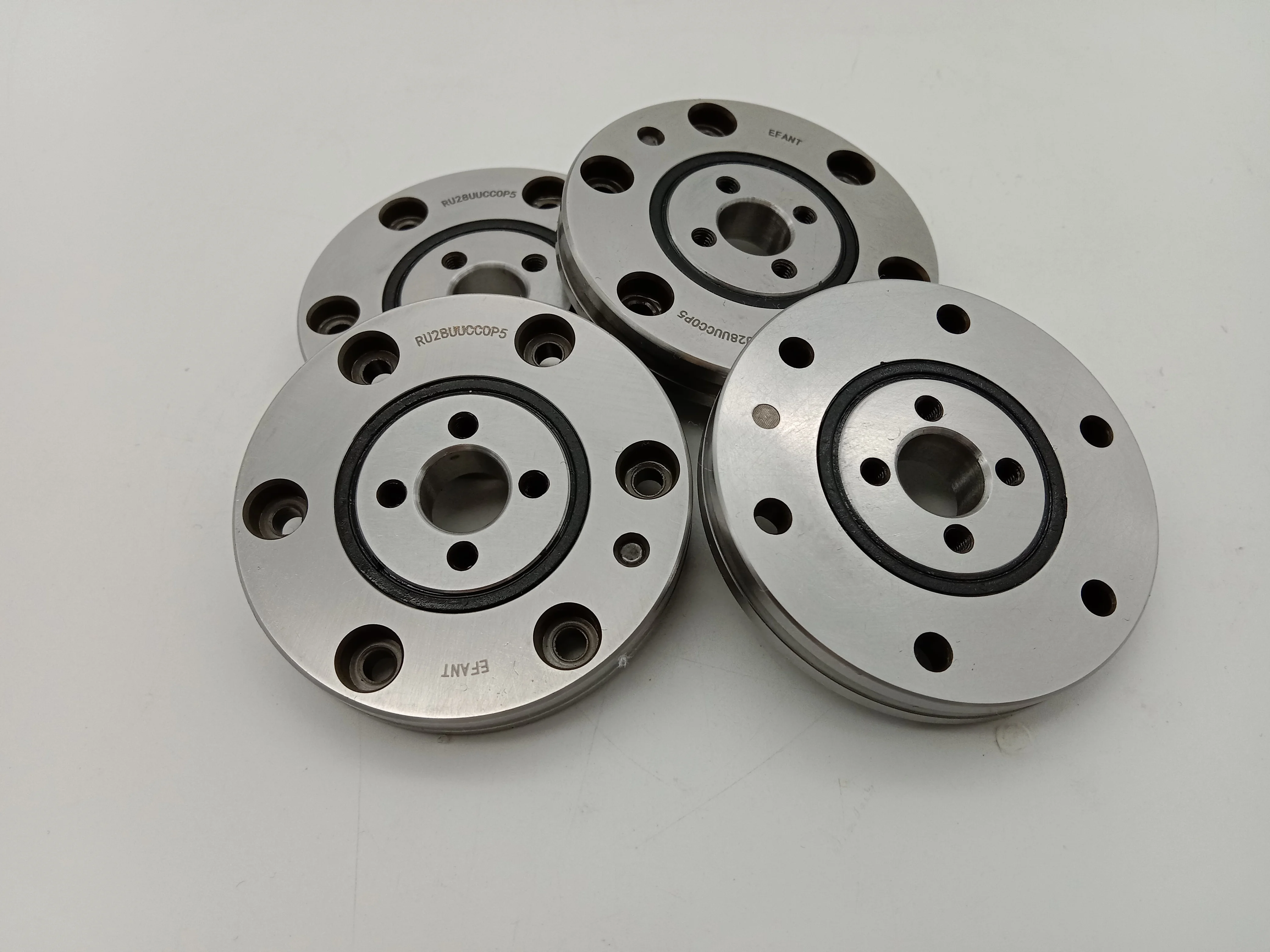 Face Amount Axial And Radial Load Ru178g Cross Roller Bearing - Buy Ru28 Ru42 Ru66 Ru85 Ru124(g ...