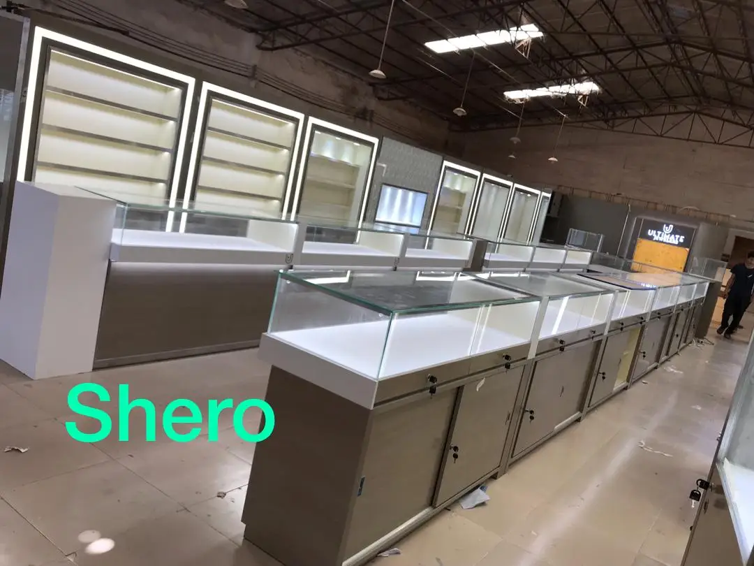 Luxury Jewelry Showcase - Elevate Your Shop's Design