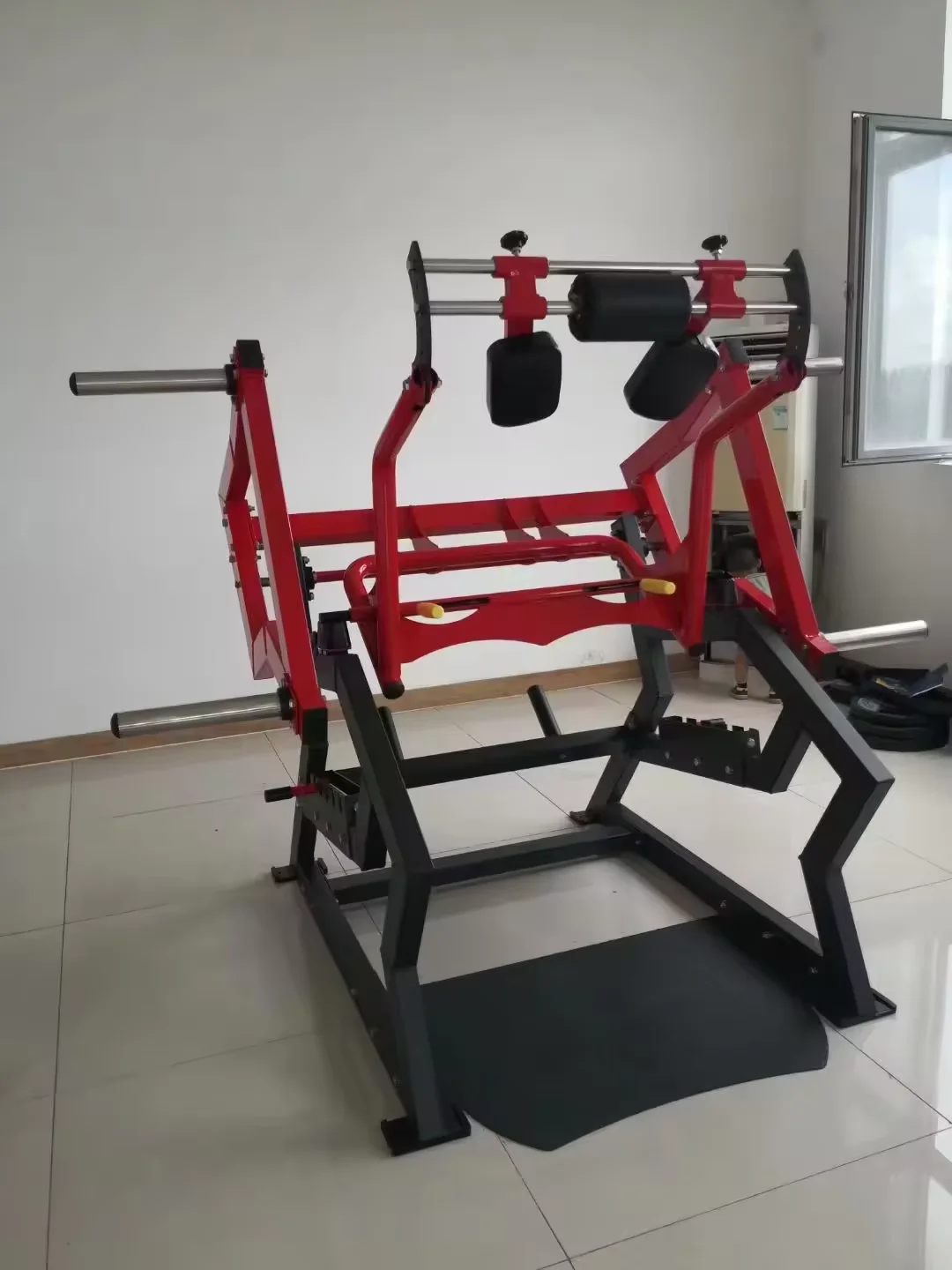 Pendulum Squat Machine - Eco-Friendly Strength Training
