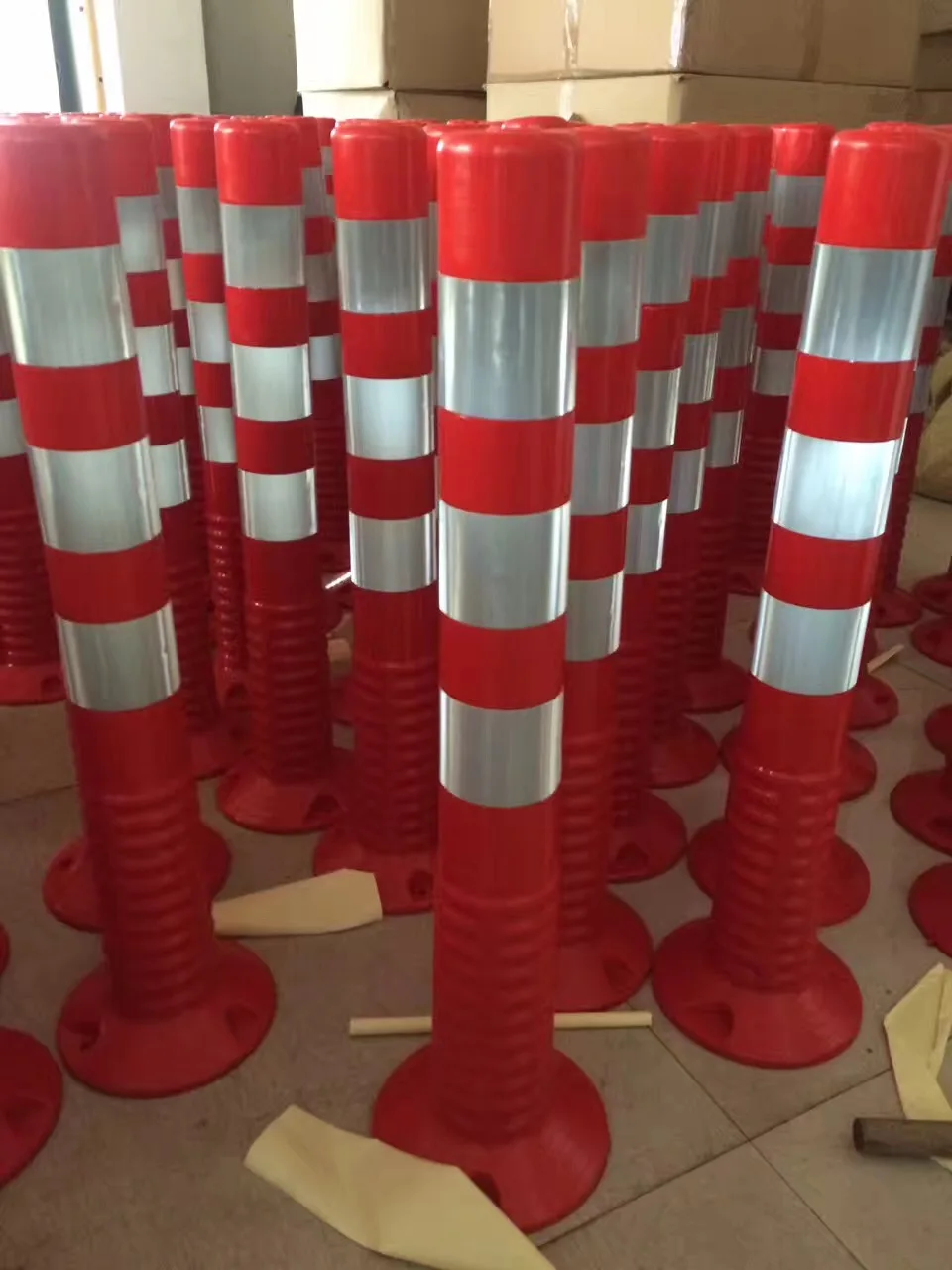 Separated Base Safety Posts Bollards Flexible Portable Removable Cheap ...