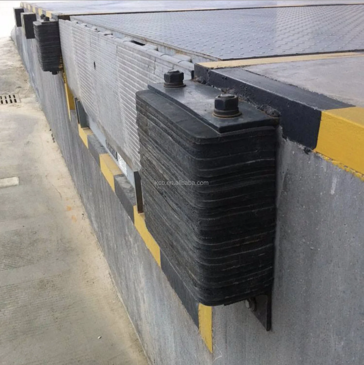 Dock Leveler Warehouse Loading Dock Laminated Dock Bumper - Buy Dock ...