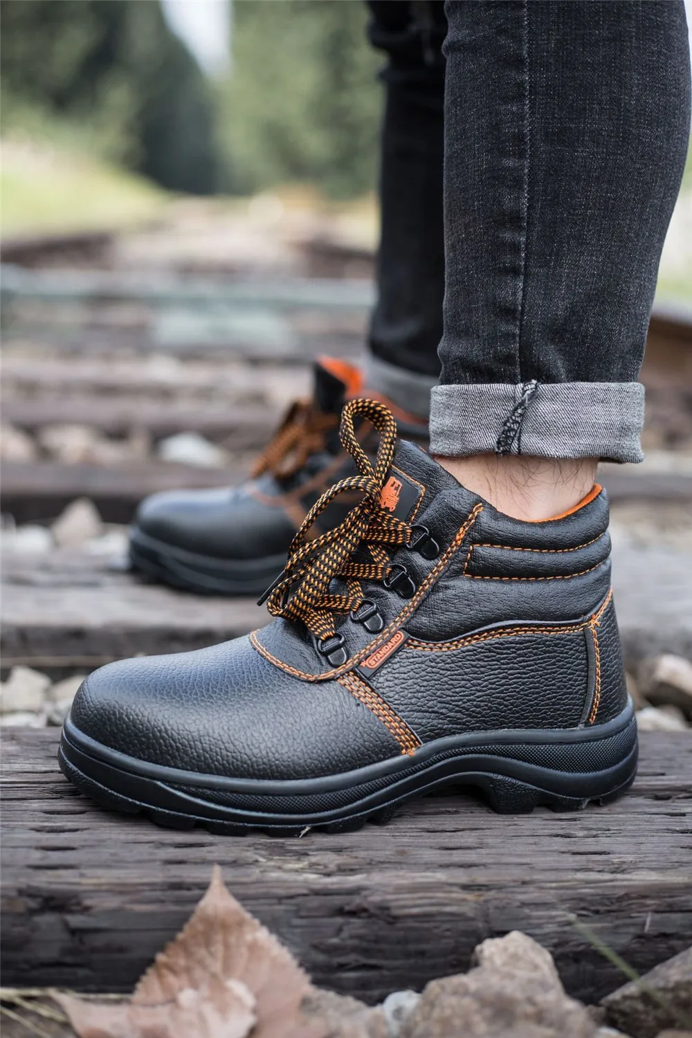 Rubber Sole Steel Toe Safety Shoes for Men - Durable & Stylish