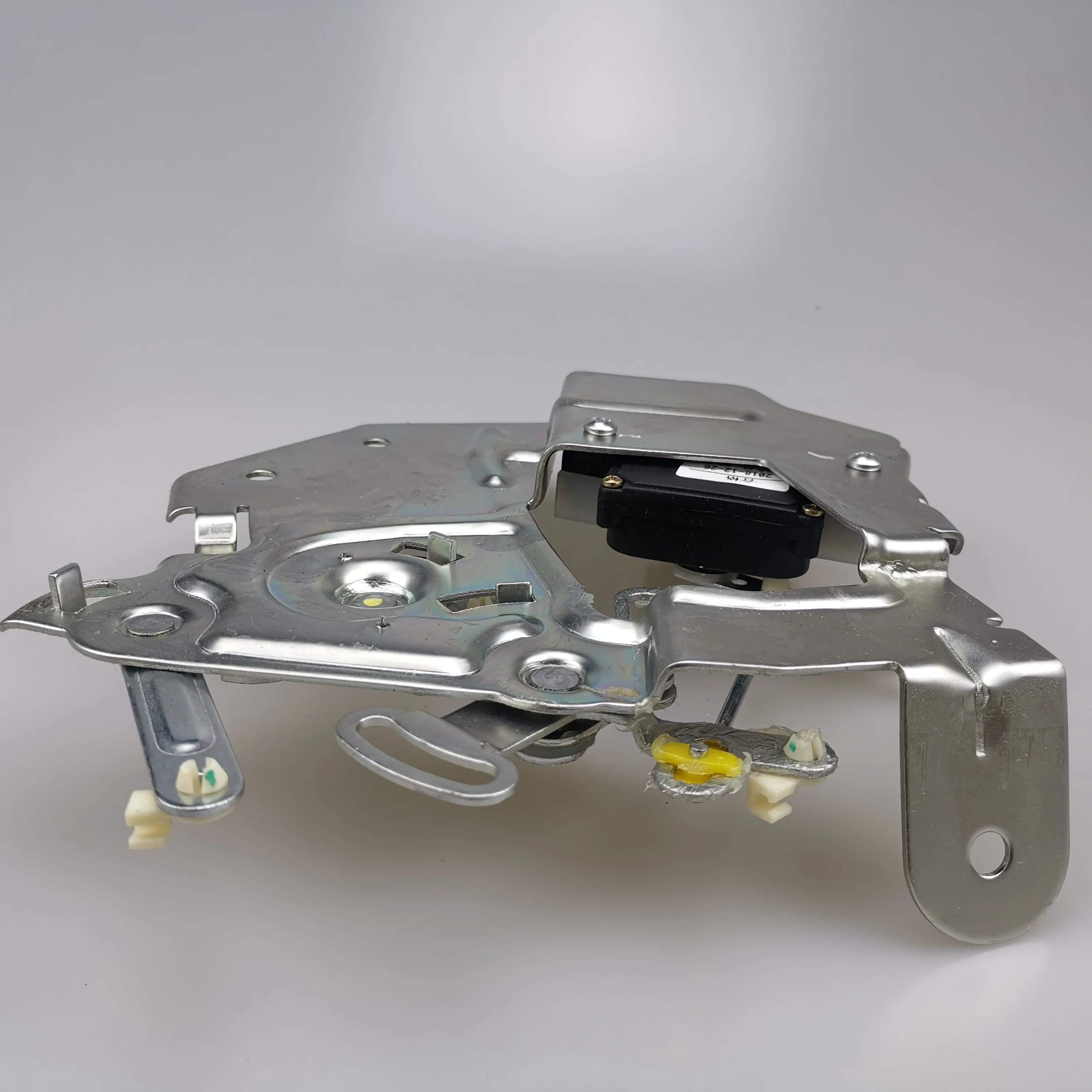 SAIC MAXUS V80 Side Shift Door Lock Converter Assembly