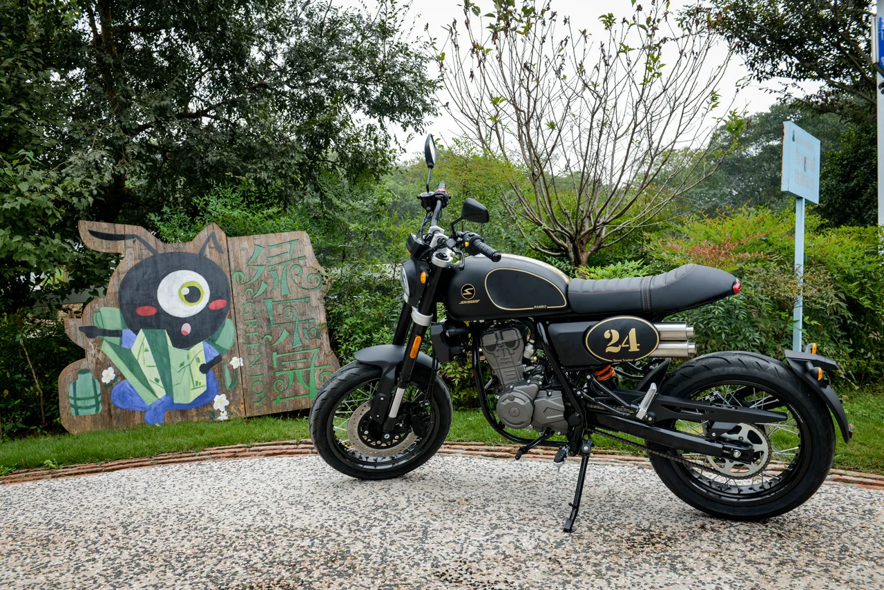 SKYTEAM NEW Street Tracker 125cc Motorcycle - Euro 5 Approved