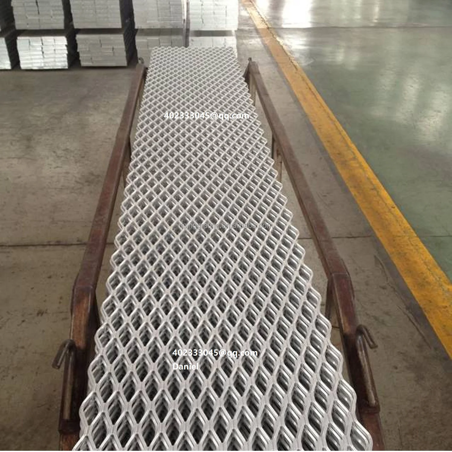 Roof Top Aluminum Walkway - Durable & Anti-Slip Grating