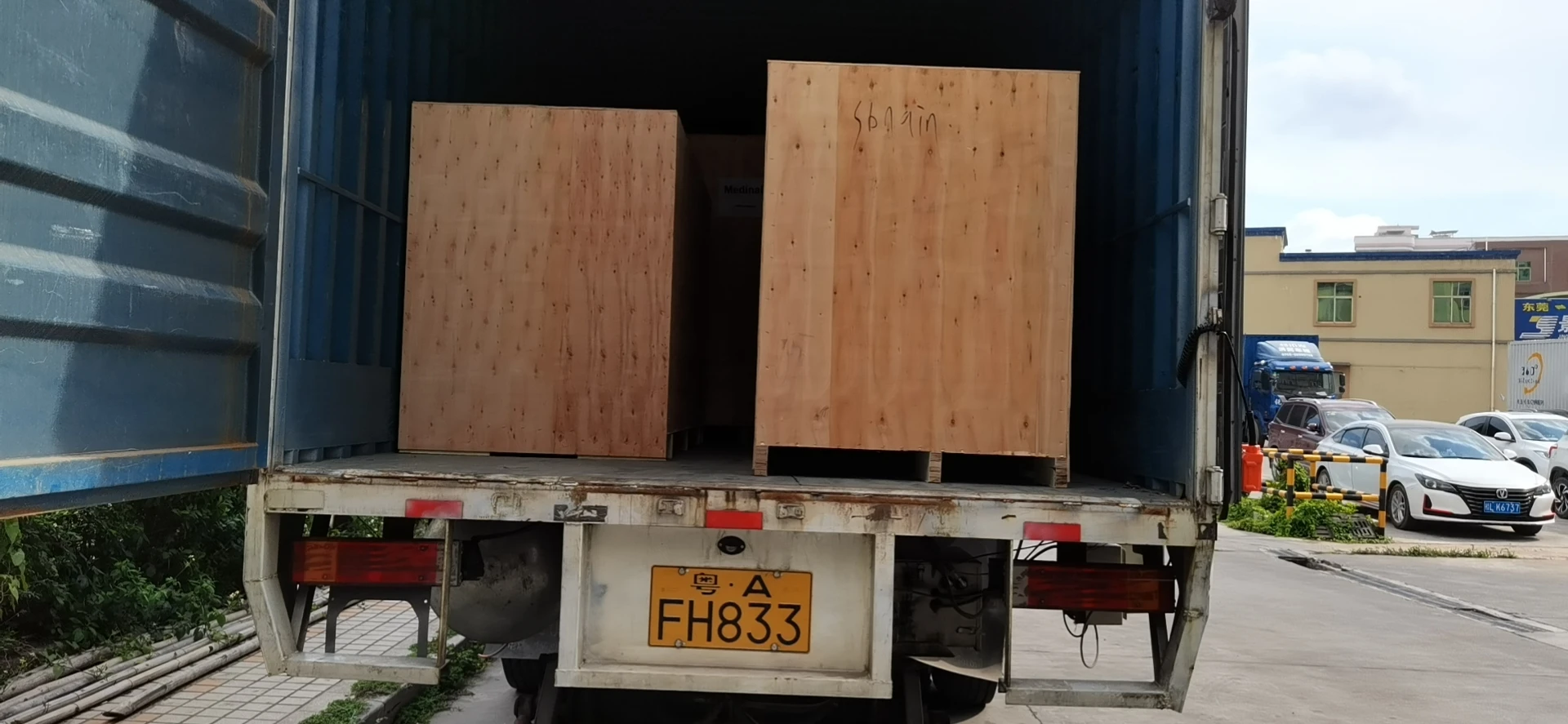 Industrial Automatic Computerized Sewing Machines For Making T-shirts ...