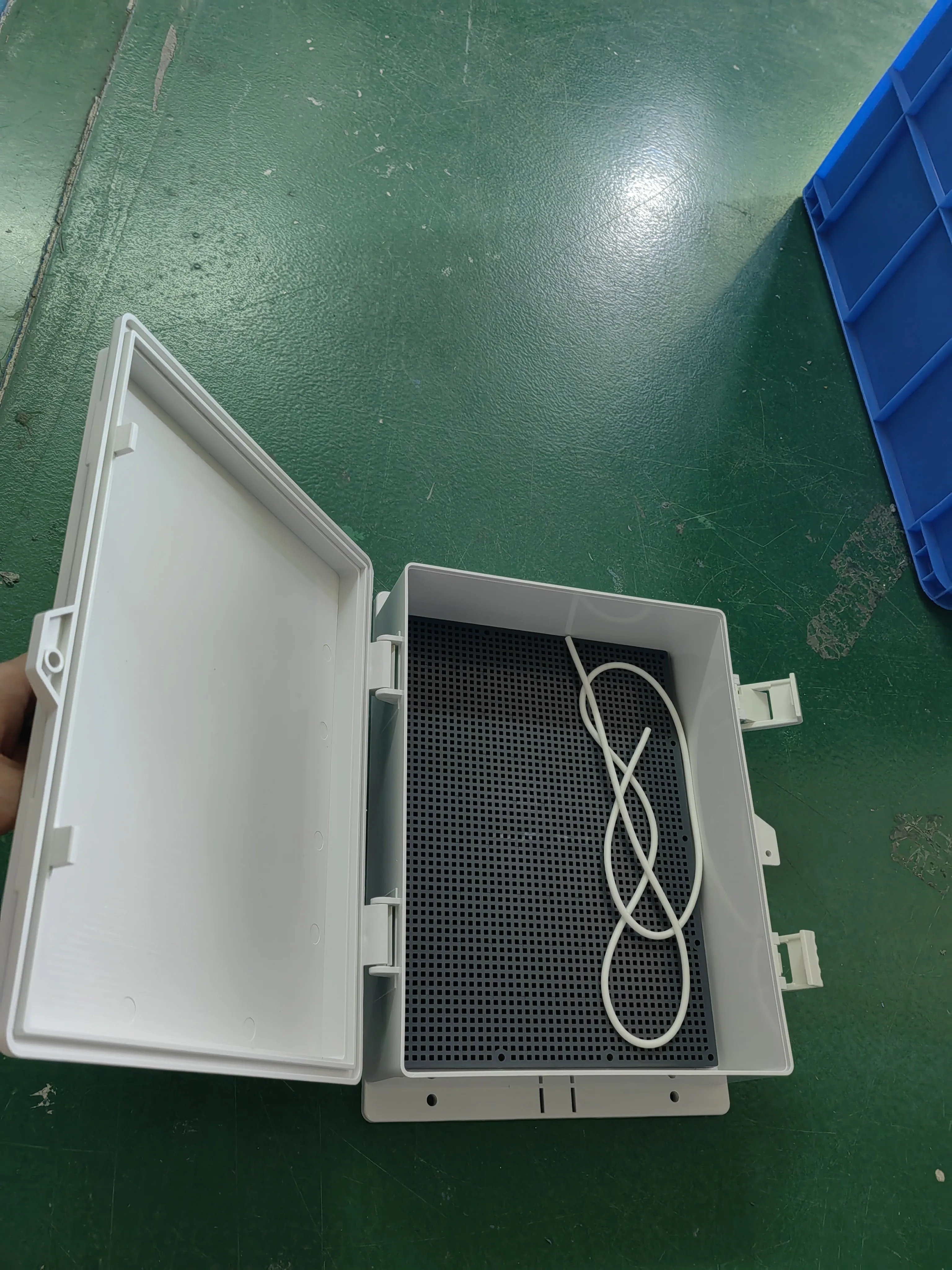 IP67 Waterproof Junction Box - Reliable Outdoor Plastic Enclosure