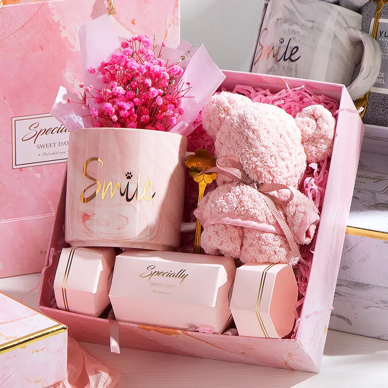 Hot Selling Pink Towel Flower Gift Set for Woman Promotional New Year Gifts