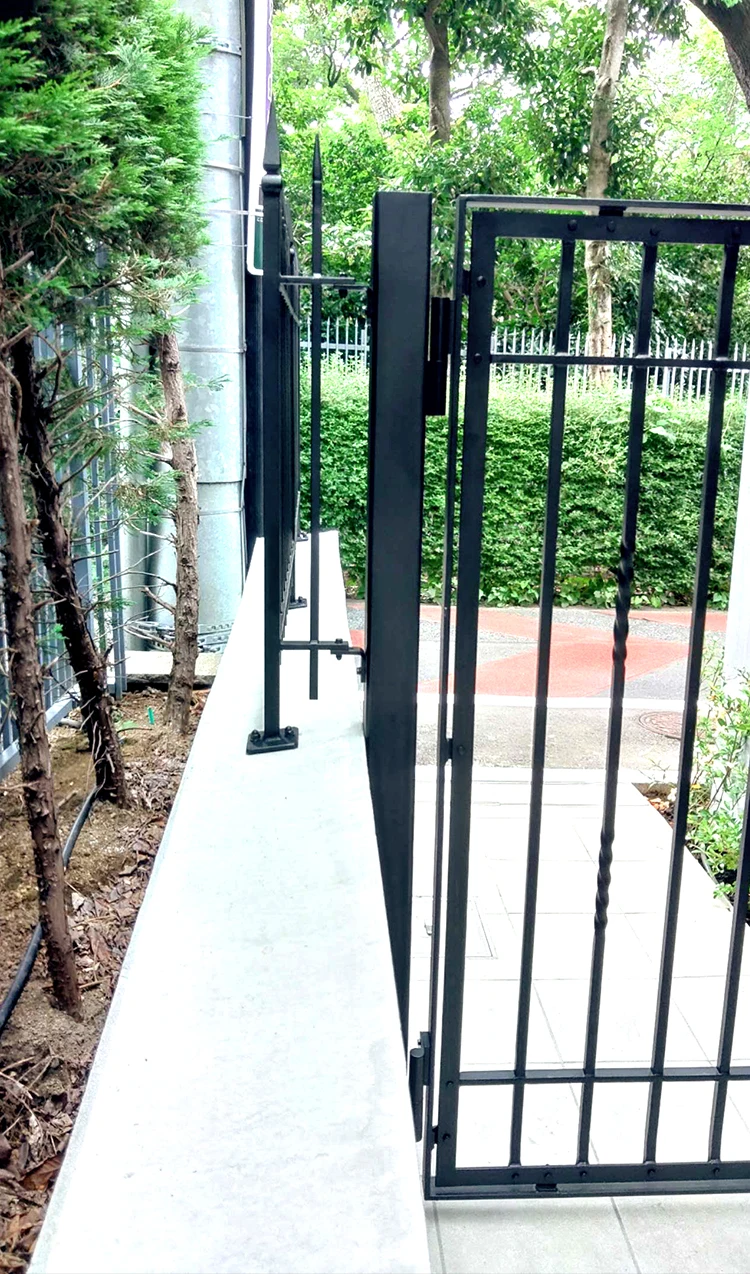 Main Door Grill Gate Design Man Gate Door Design Iron Fence Gate Garden ...