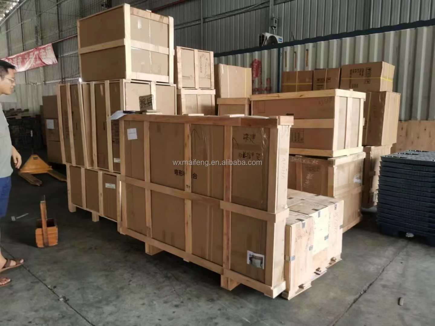 New Arrival Large Full Length Gold Styling Barber Salon Furniture Wall ...