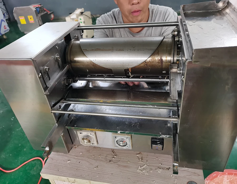 Layer Crepe Making Machines Spreading Lumpia Wrapper Machine Crepe ...
