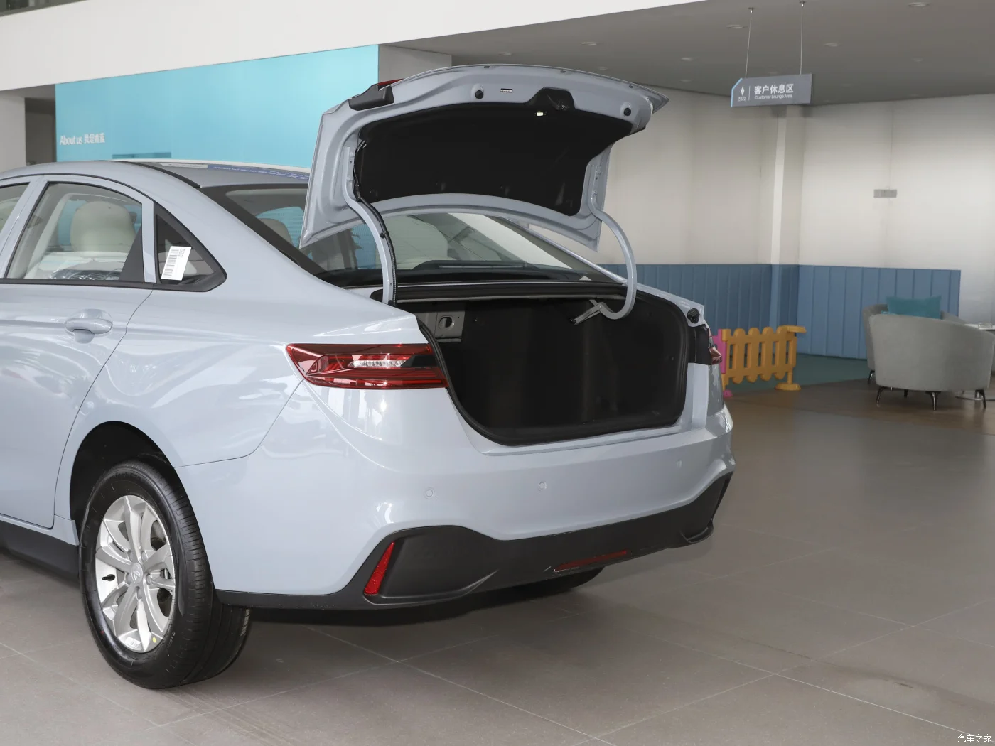 2023 New Car New Design Vehicles Adult New Car Geely Livan Ruilan Maple ...