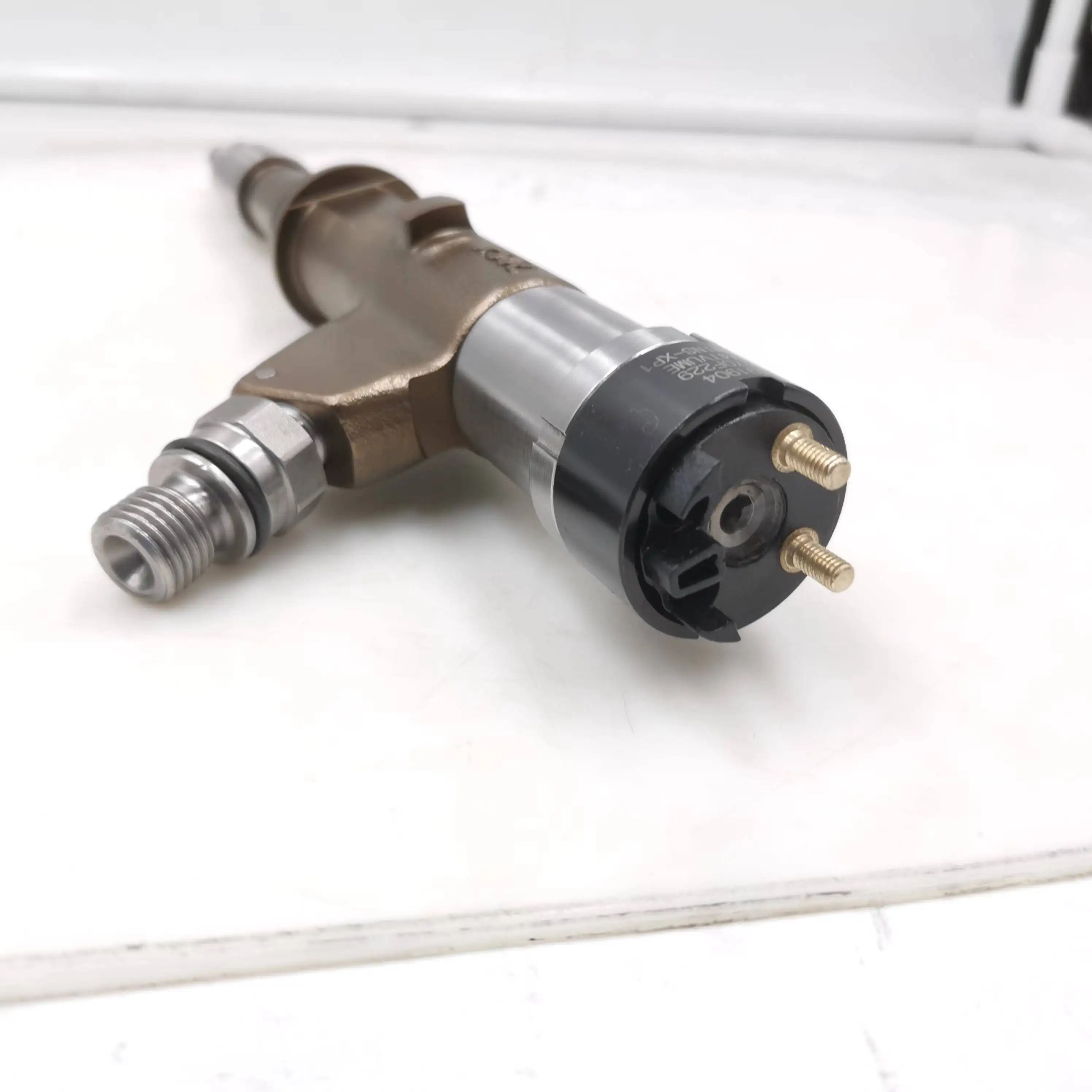 Genuine Diesel Common Rail Fuel Injector Injection Nozzle 5491904 - Buy ...