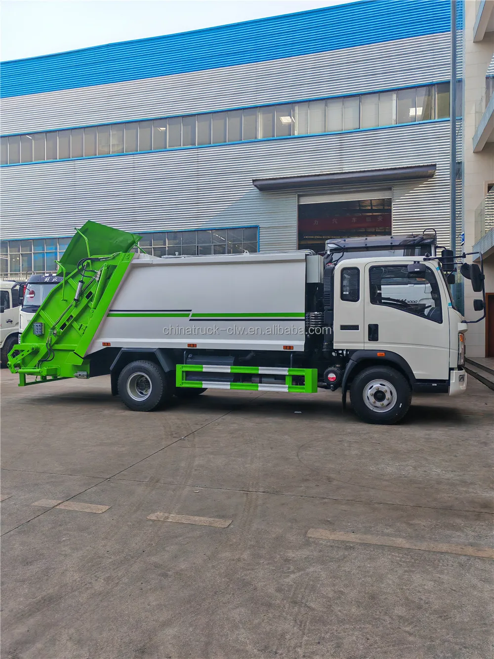 Remote Control Rear Hydraulic Loading Howo Solid Waste Truck Compactor ...