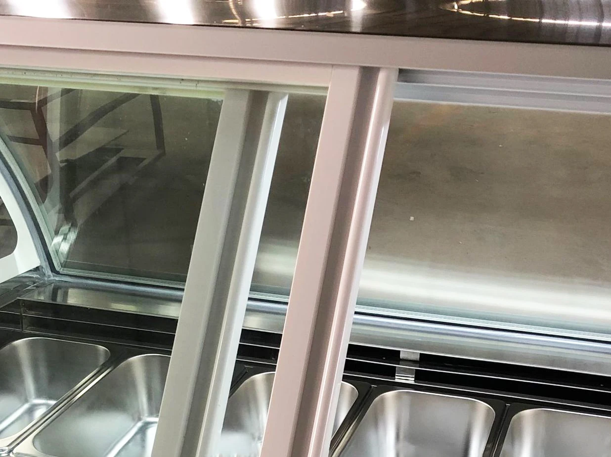 Curved Glass Gelato Showcase - Efficient Ice Cream Display