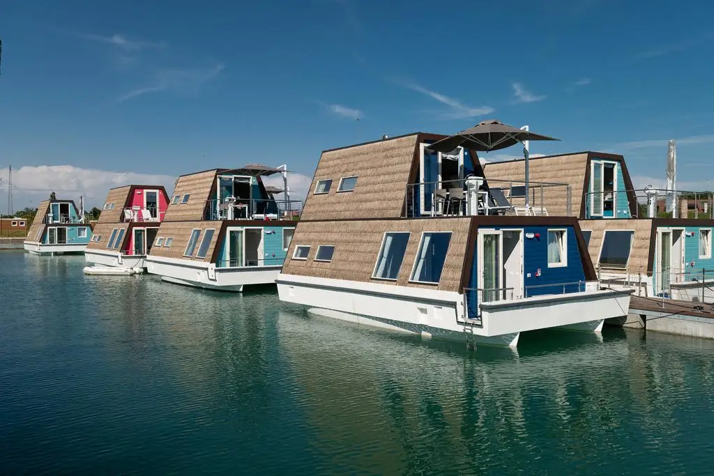 2021 Prefab Floating Boat Hotel For Sale - Buy House Boat Prefab ...