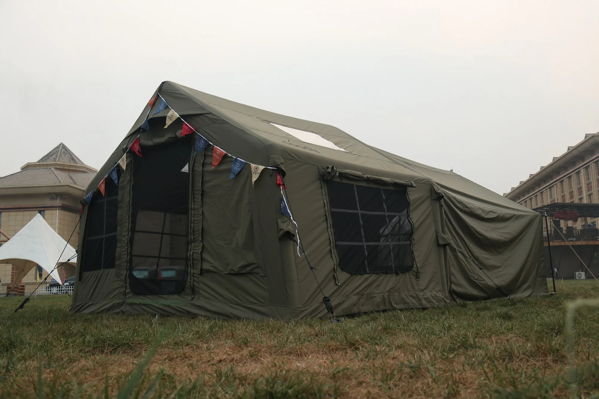 Wholesale Inflatable Air Tourist Tent Large Canvas Glamping Tent ...