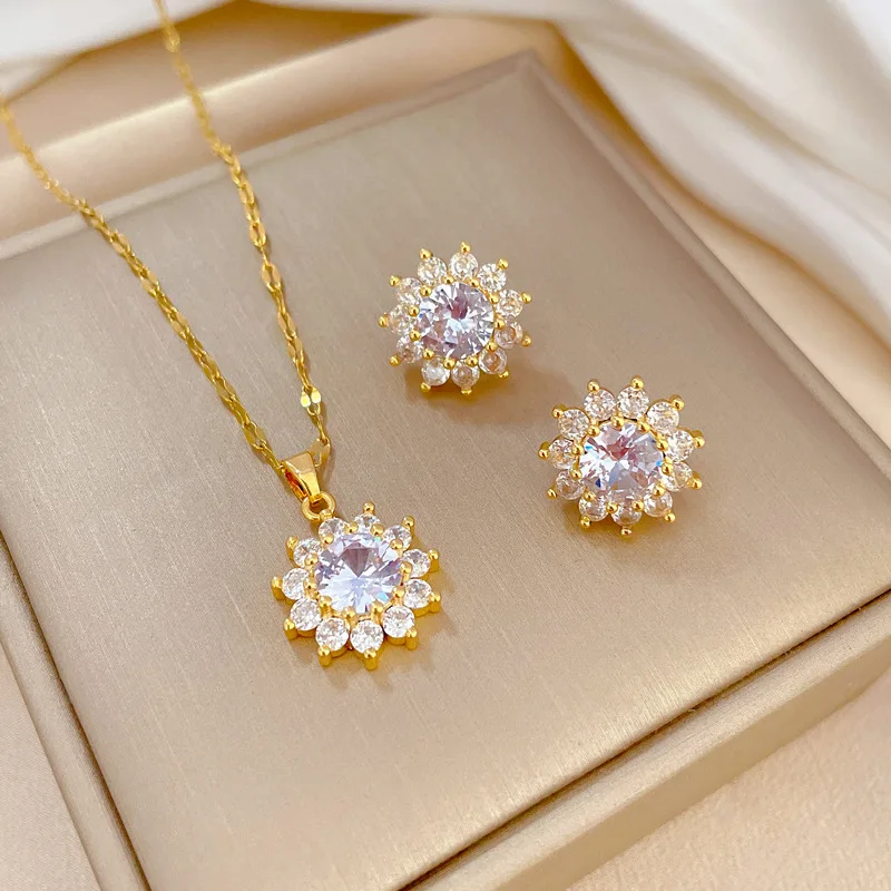 Stylish Stainless Steel Jewelry Set with 18k Gold Plating