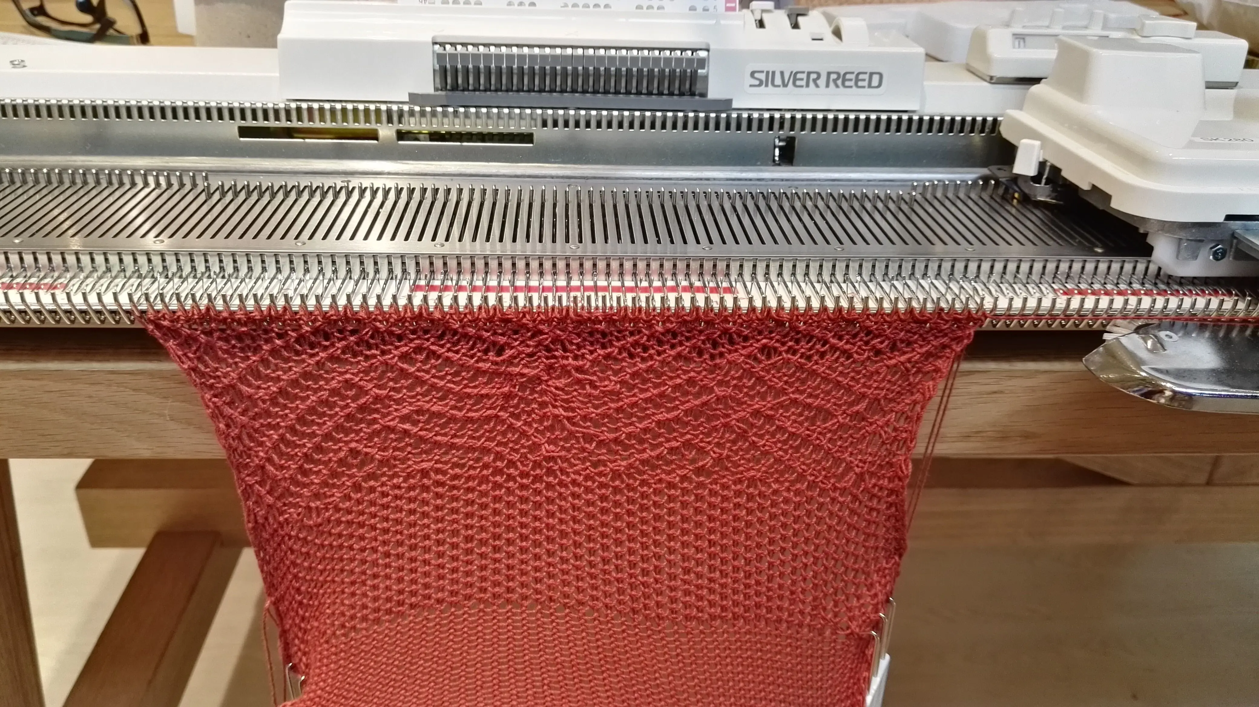 Silver Reed SK840 Knitting Machine - Easy Home Use