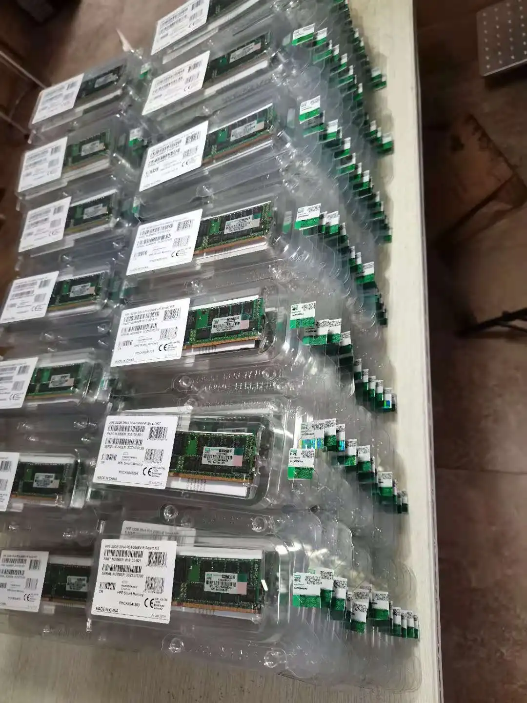 P00922-b21 P03050-091 P061 (1x16gb) Dual Rank X8 Ddr4-2933 Cas-21-21-21 ...