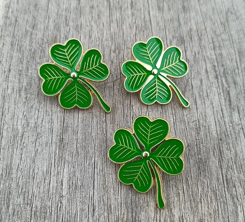 Wholesale Metal Fashion Creative Four-Leaf Clover Brooch