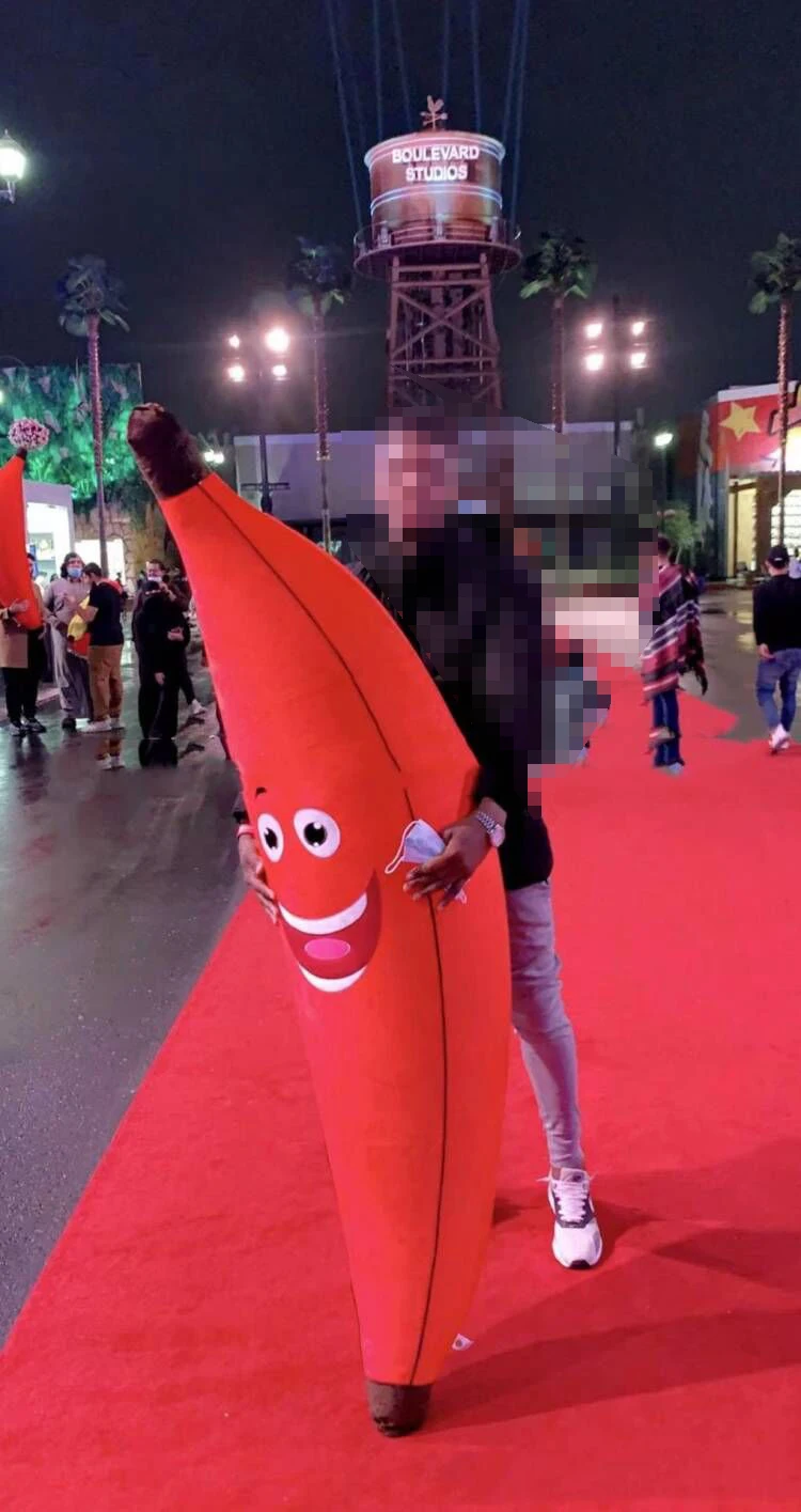 Giant Banana Inflatable Plush Toy Customized Available 180cm Inflatable ...