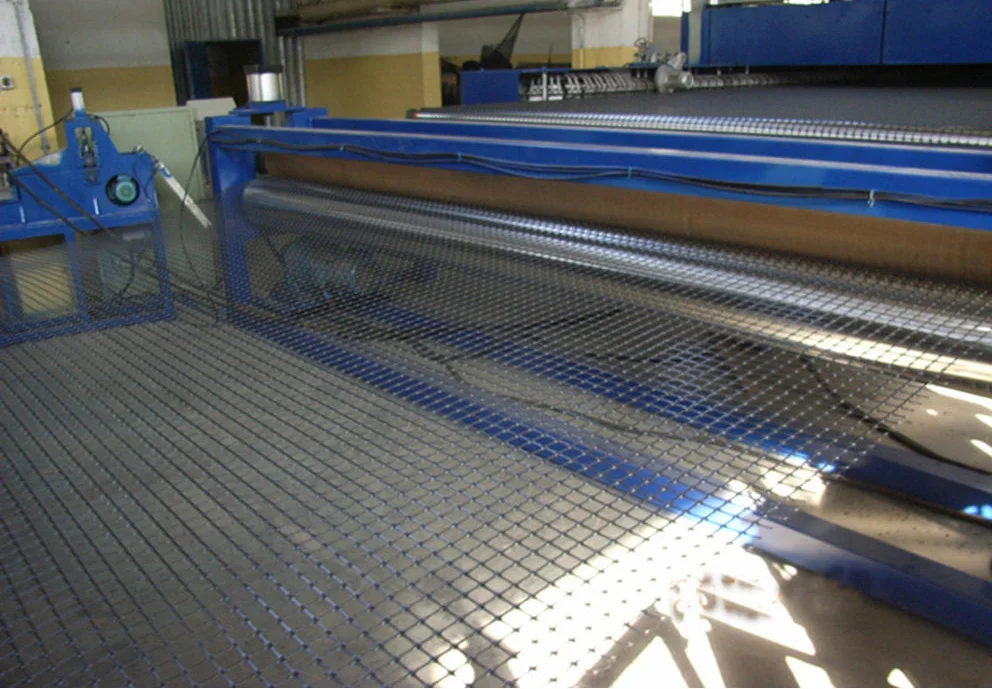 PP/PE Bidirectional Stretching Plastic Geogrid Making Machine Plastic ...