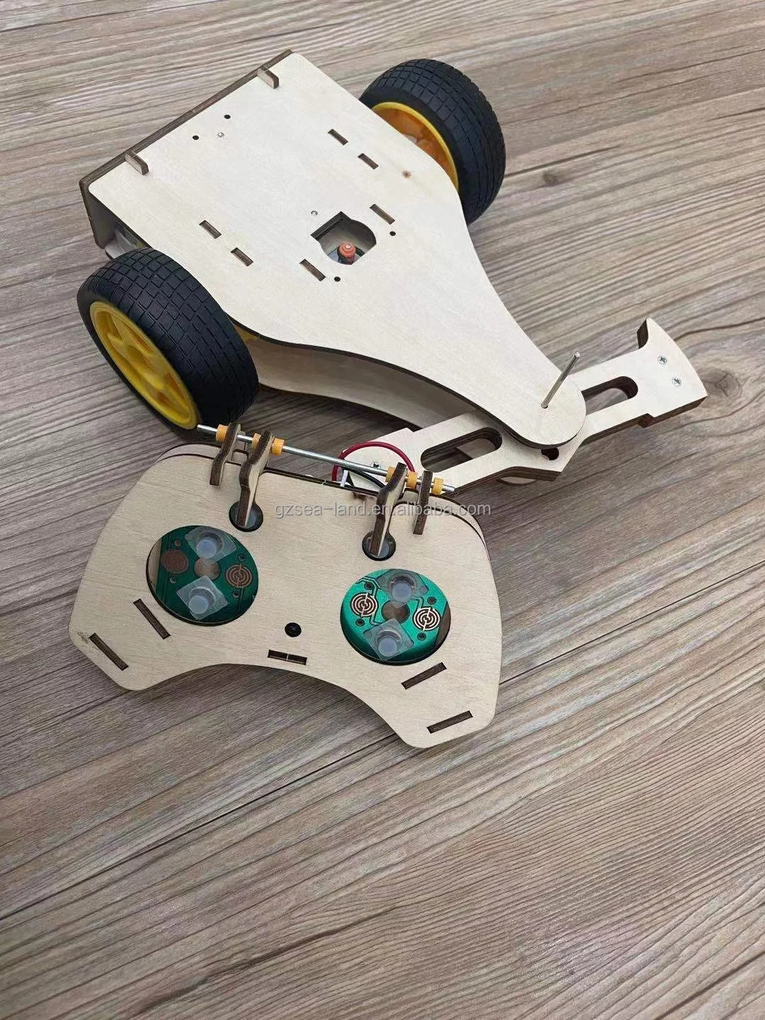 DIY Eco-friendly Wooden Battle Bots Toy Robots | Includes Tombstone ...