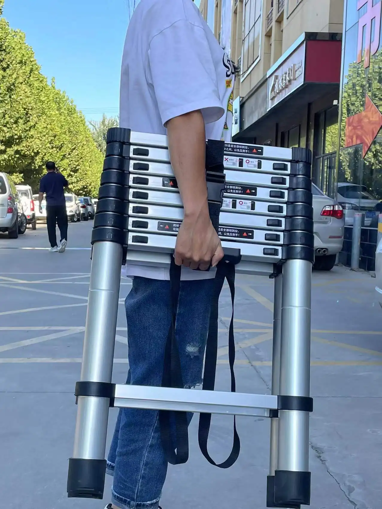 Portable Outdoor Pull-out Ladder Foldable Aluminum Alloy Telescopic ...