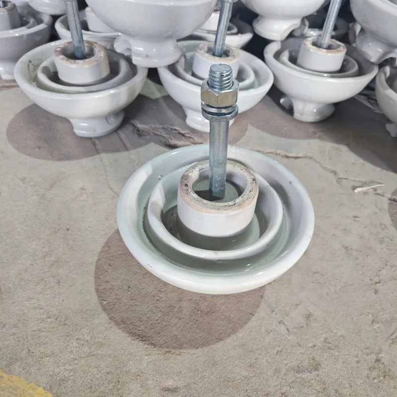 White Color Electrical Ceramic Low Voltage Porcelain Insulators P-10T
