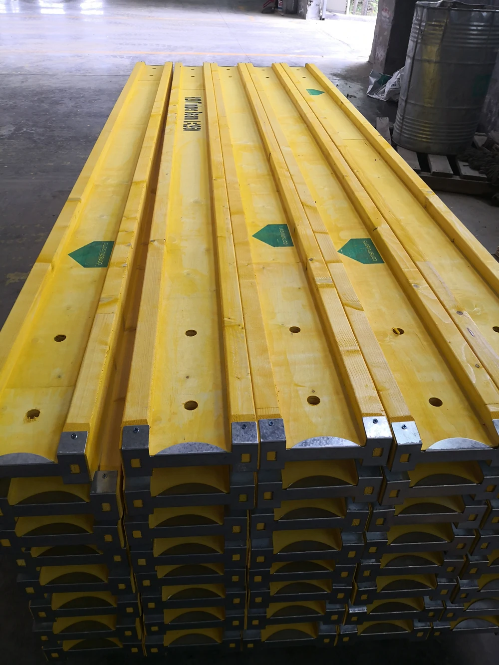 2900mm Spruce H20 Timber Beams - Durable & Yellow Colored