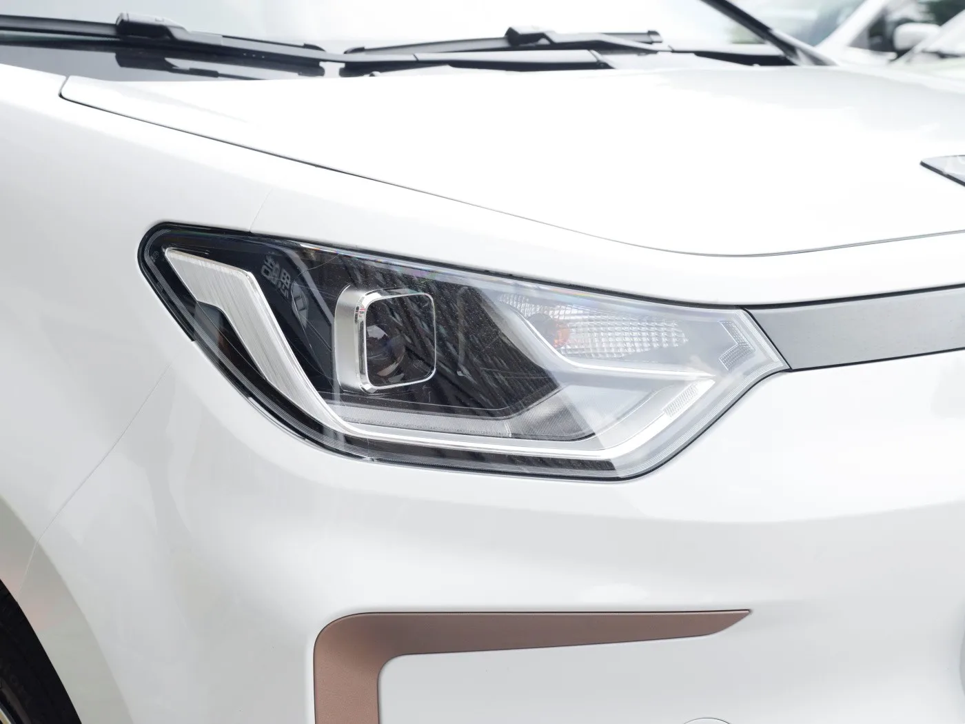 Jac Sehol E10x Mini Electric Car - Customizable EV, 306km Range, 4 ...