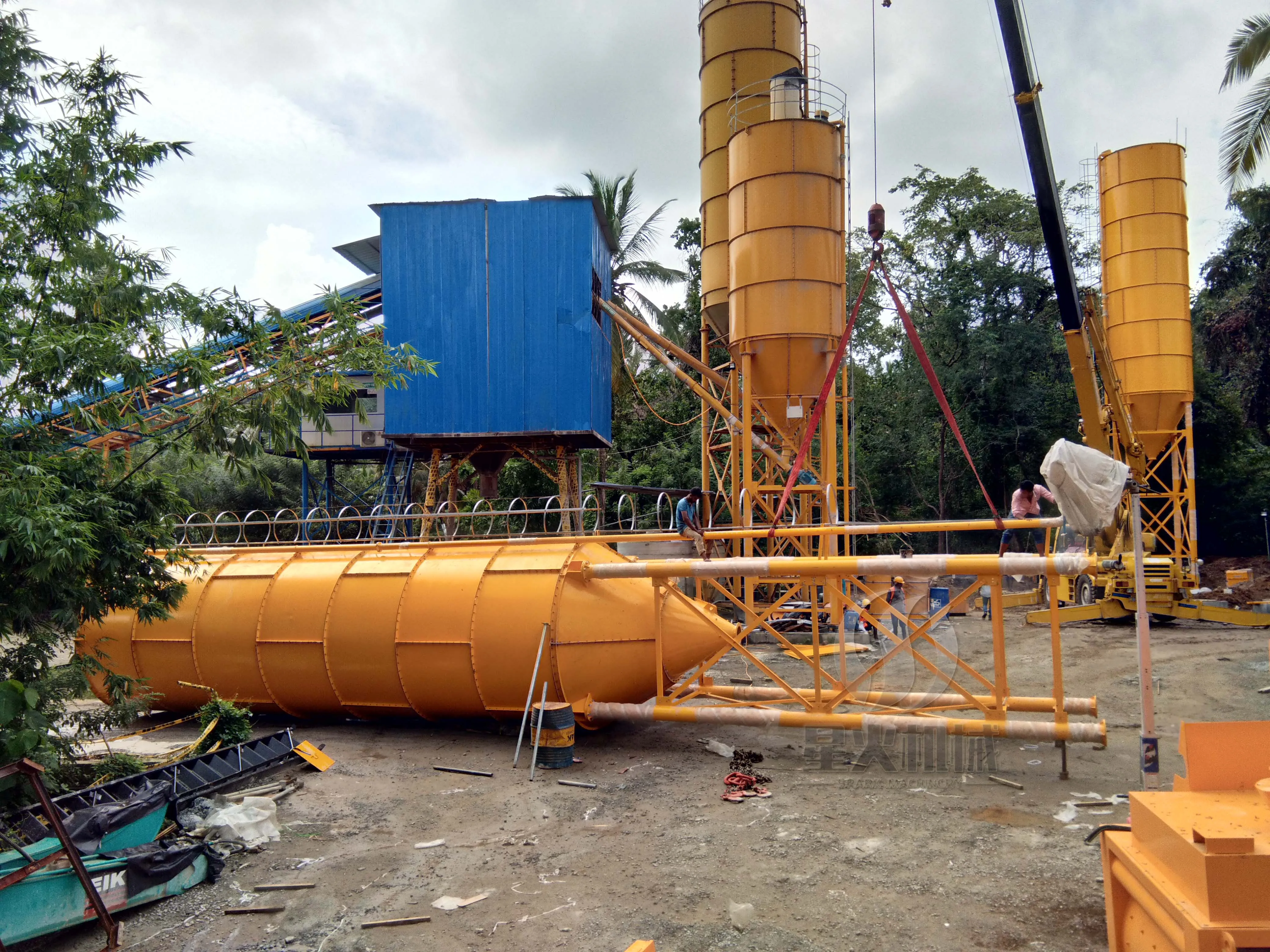 Cement and Sand 25m3/h Precast Dry Portable Station Batching Plant Mini ...
