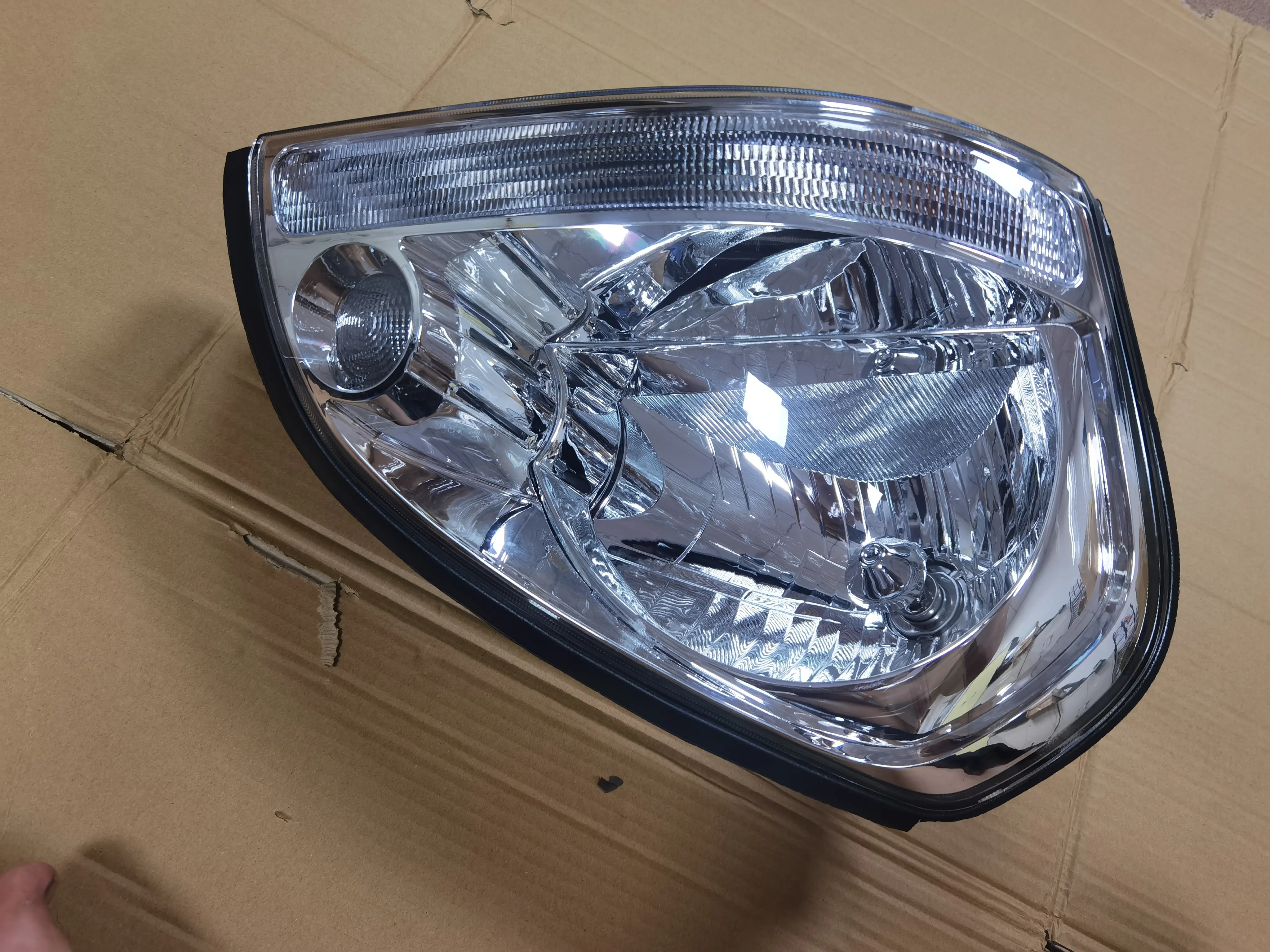 Hyundai Tucson Headlamp Assembly - 92101-0L100 & 92102-0L100