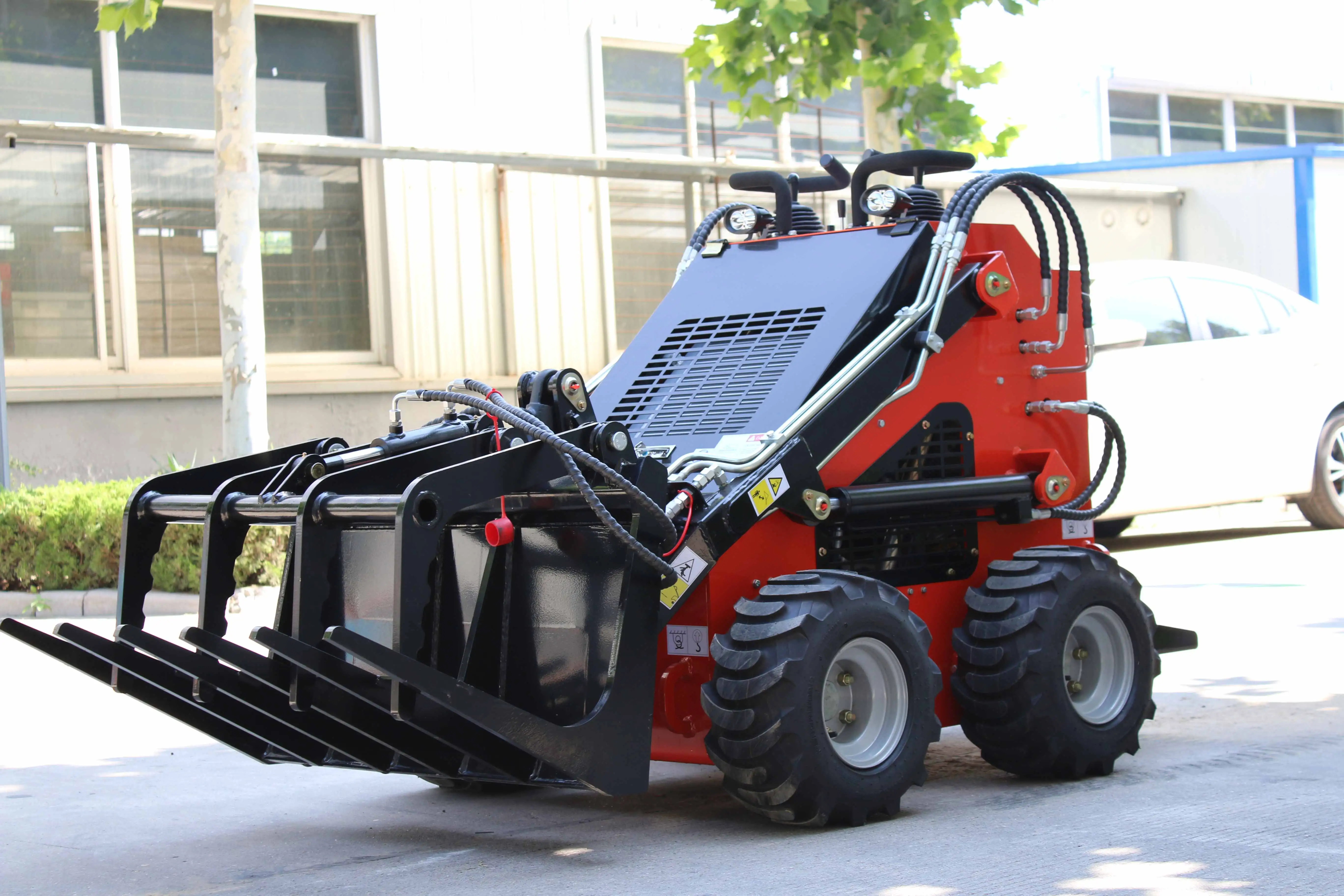 Cheap Walk Behind Crawler Mini Skid Steer Loader with Perkins Diesel