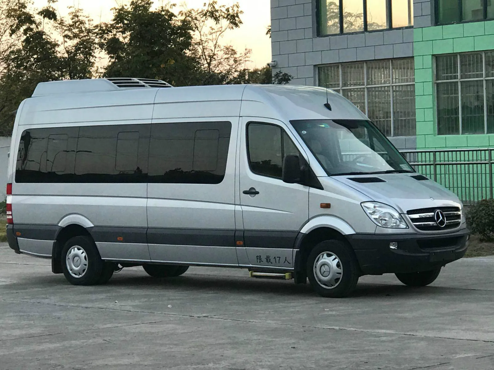 Used Mercedes Mini Van Benz Sprinter 17 Seats Mini Bus For Sale - Buy ...