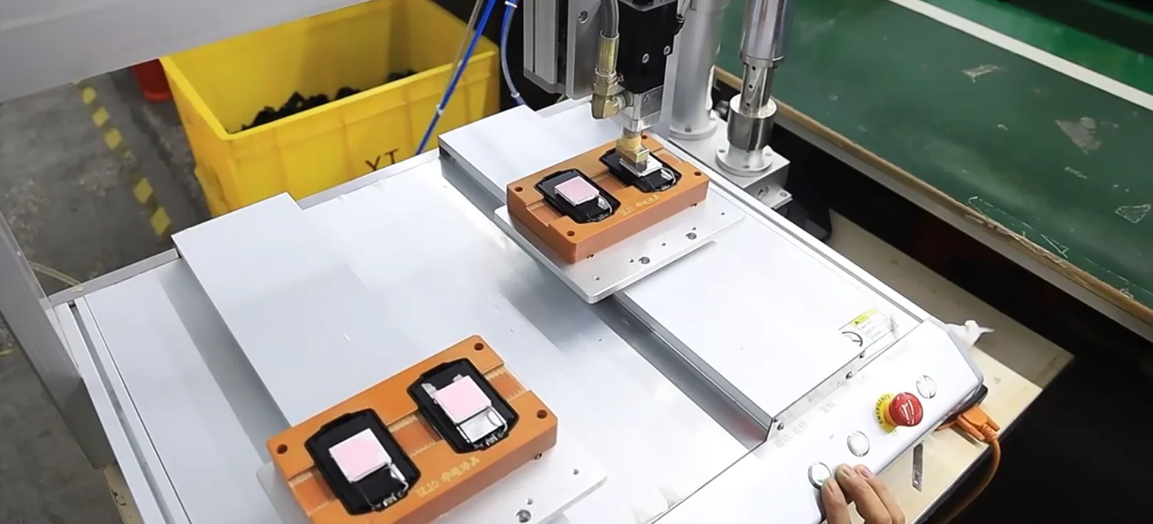 Memo S2 Mobile Game Controller - Wireless Joystick Fun