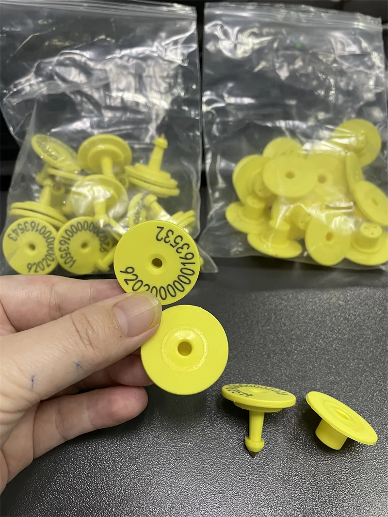 UHF ISO 18000-6C RFID Animal Ear Tags for Cattle & Sheep