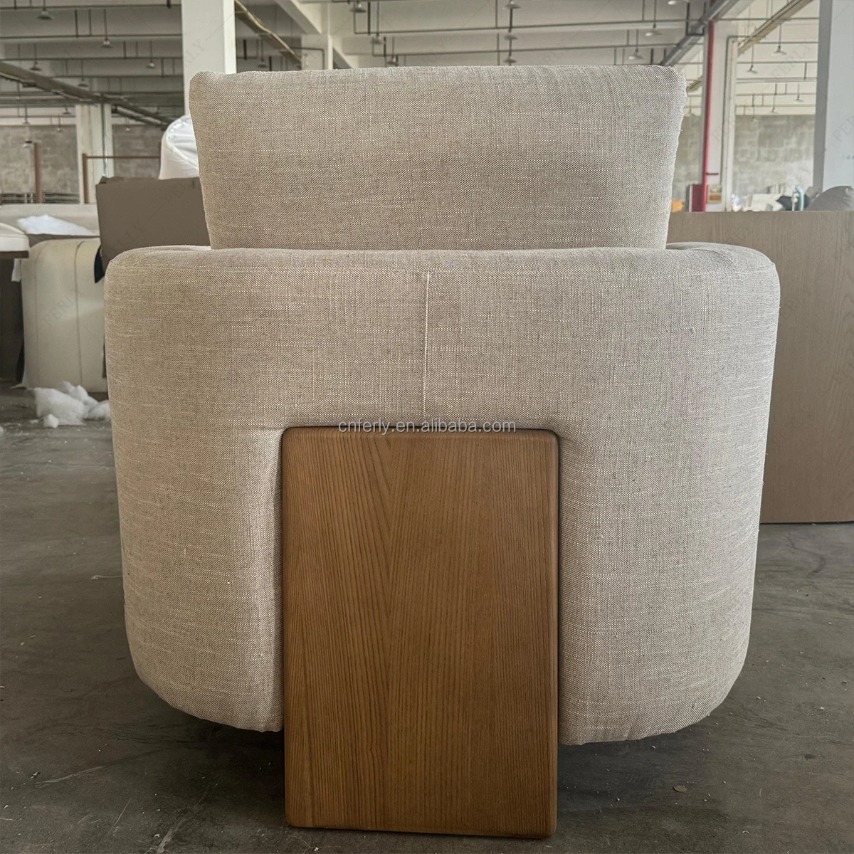 Luxury American Style Accent Chair - Solid Wood Frame