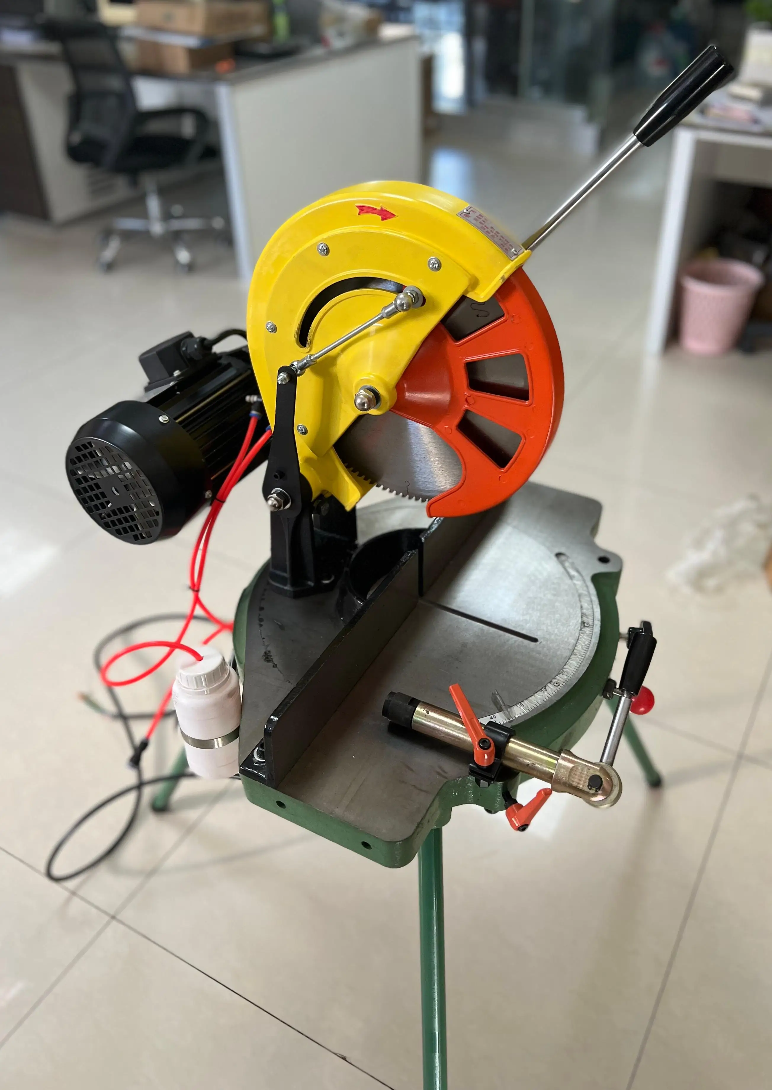 Aluminum Alloy Cutting Machine - Precision and Efficiency