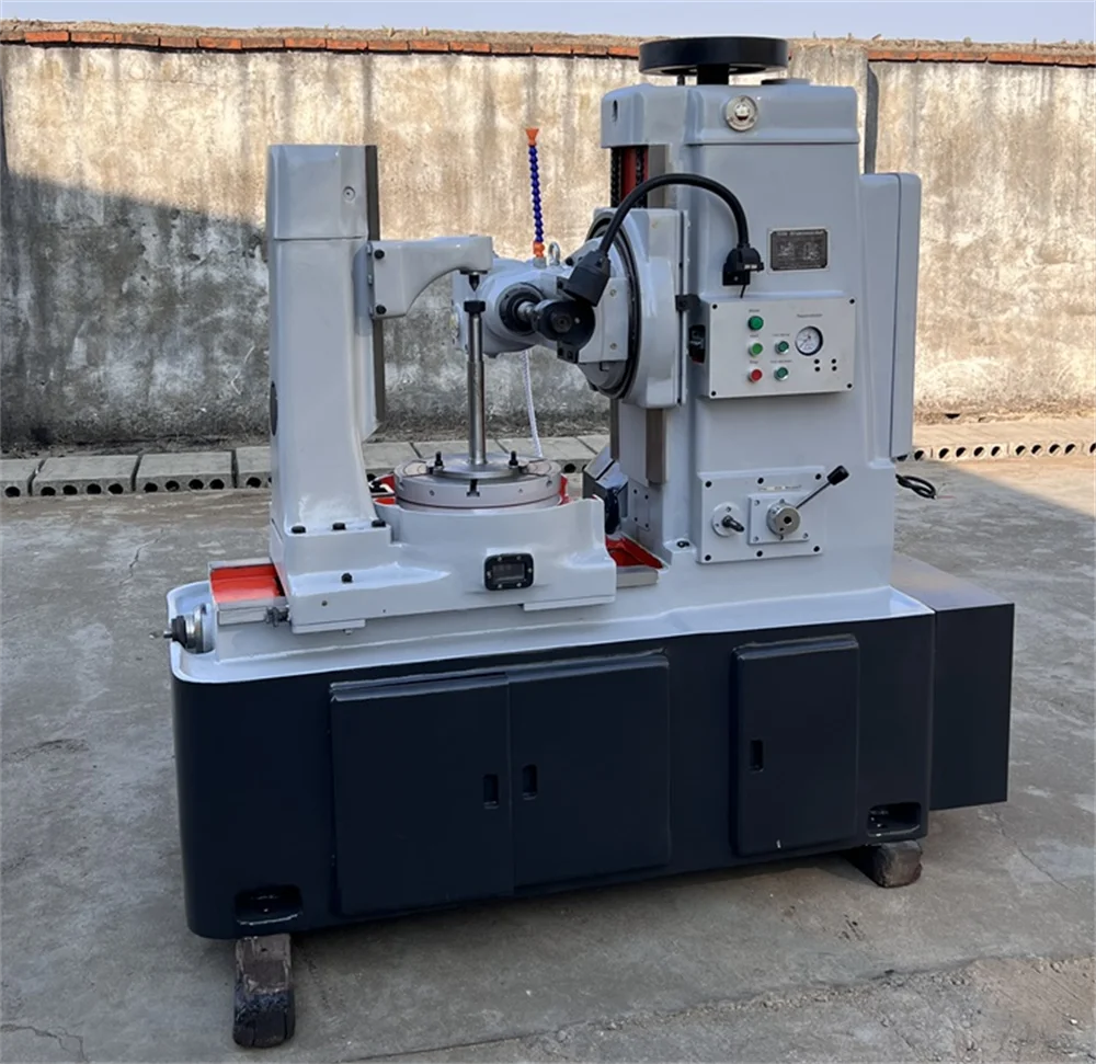 Universal Gear Hobbing Machine Y3150 - Precision & Durability