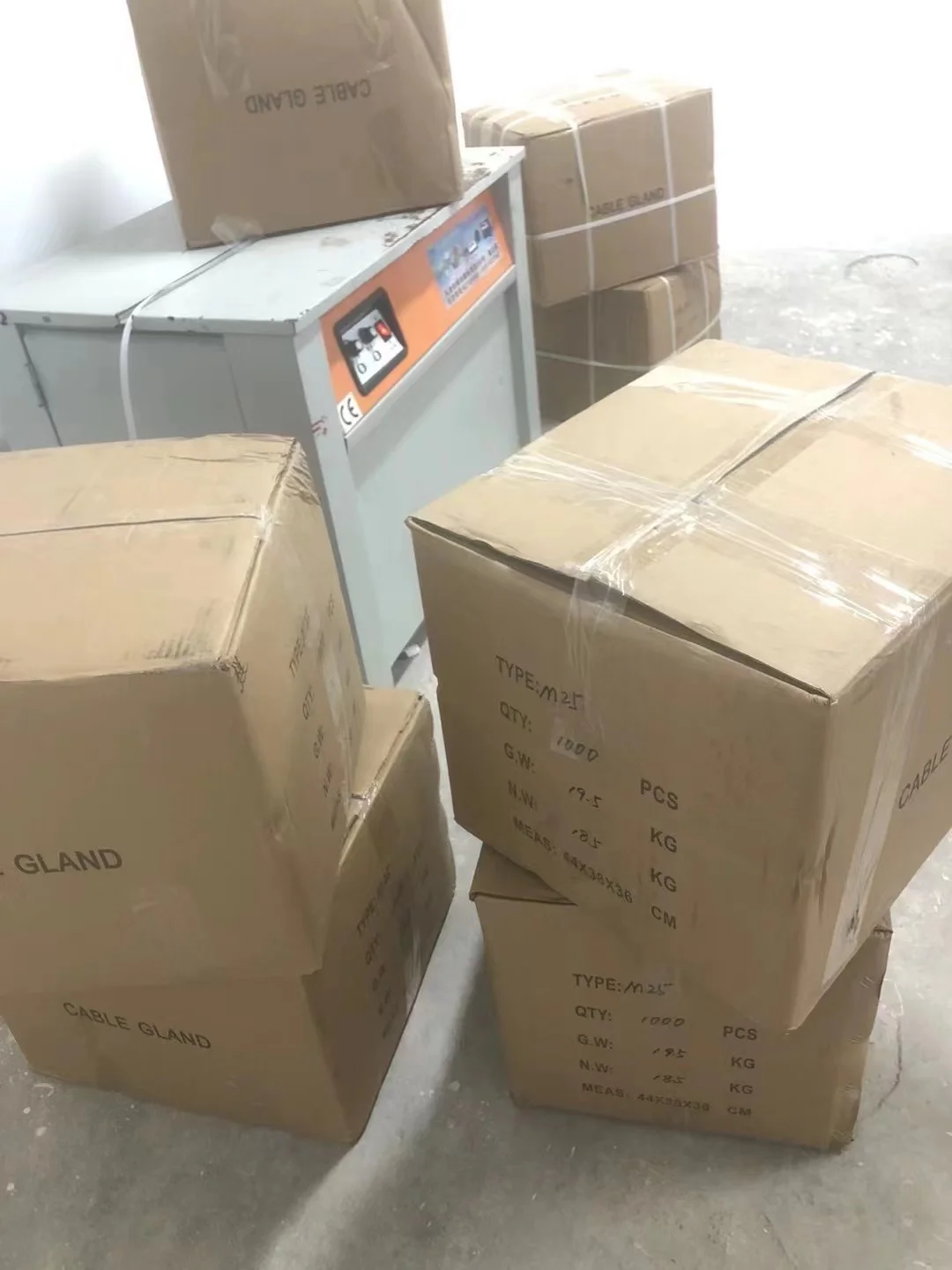 Metric Multi Hole Plastic Waterproof Cable Gland Plastic Porous Cable ...