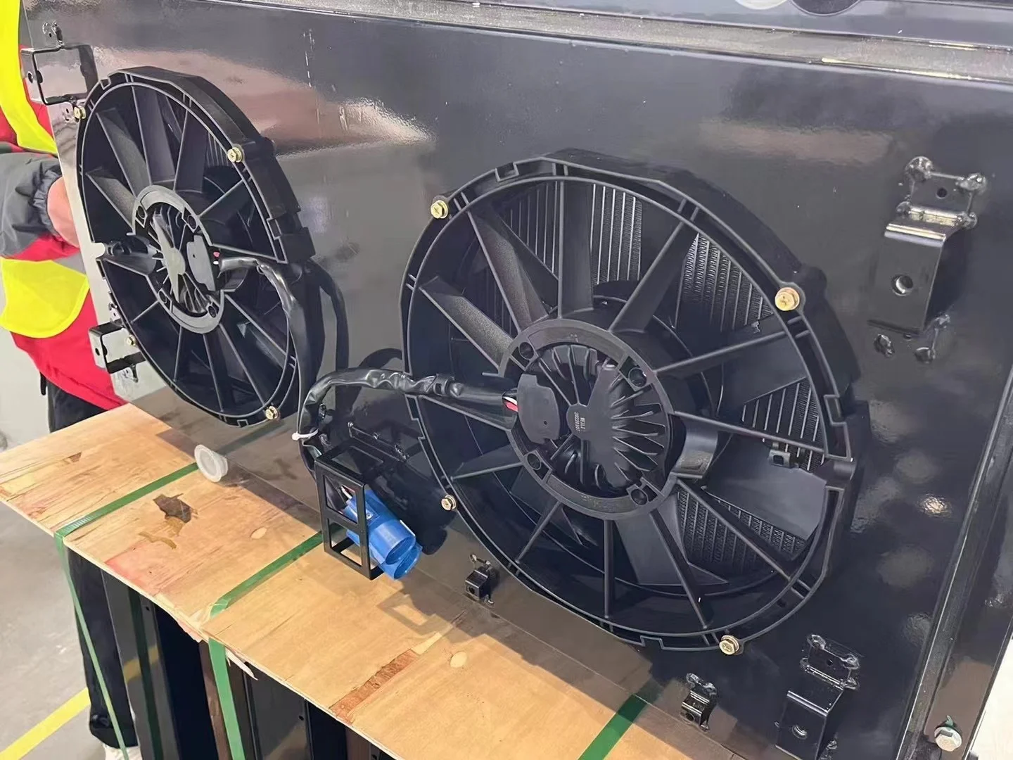 Auto Radiate Electric Fan Bus Air Condenser Fan 12inch Fan 12v 24v ...